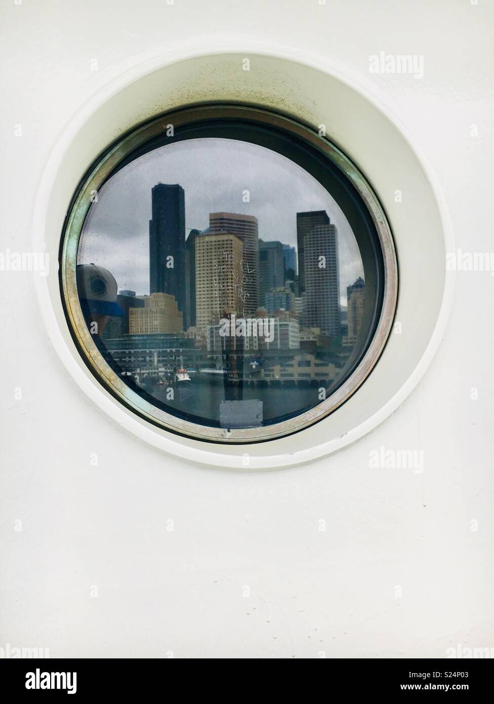Round boat window hi-res stock photography and images - Alamy