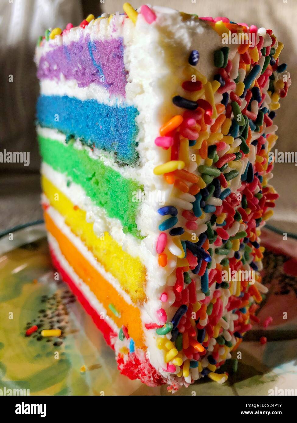 How to make rainbow cake hi-res stock photography and images - Alamy