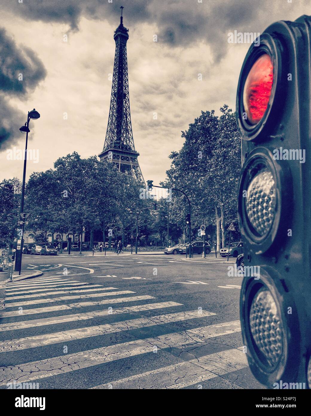 Tour Eiffel Paris with pedestrian crossing and red traffic light Stock ...