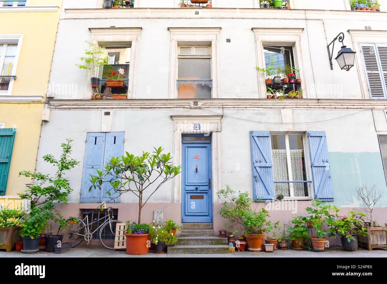 Home paris hi-res stock photography and images - Alamy
