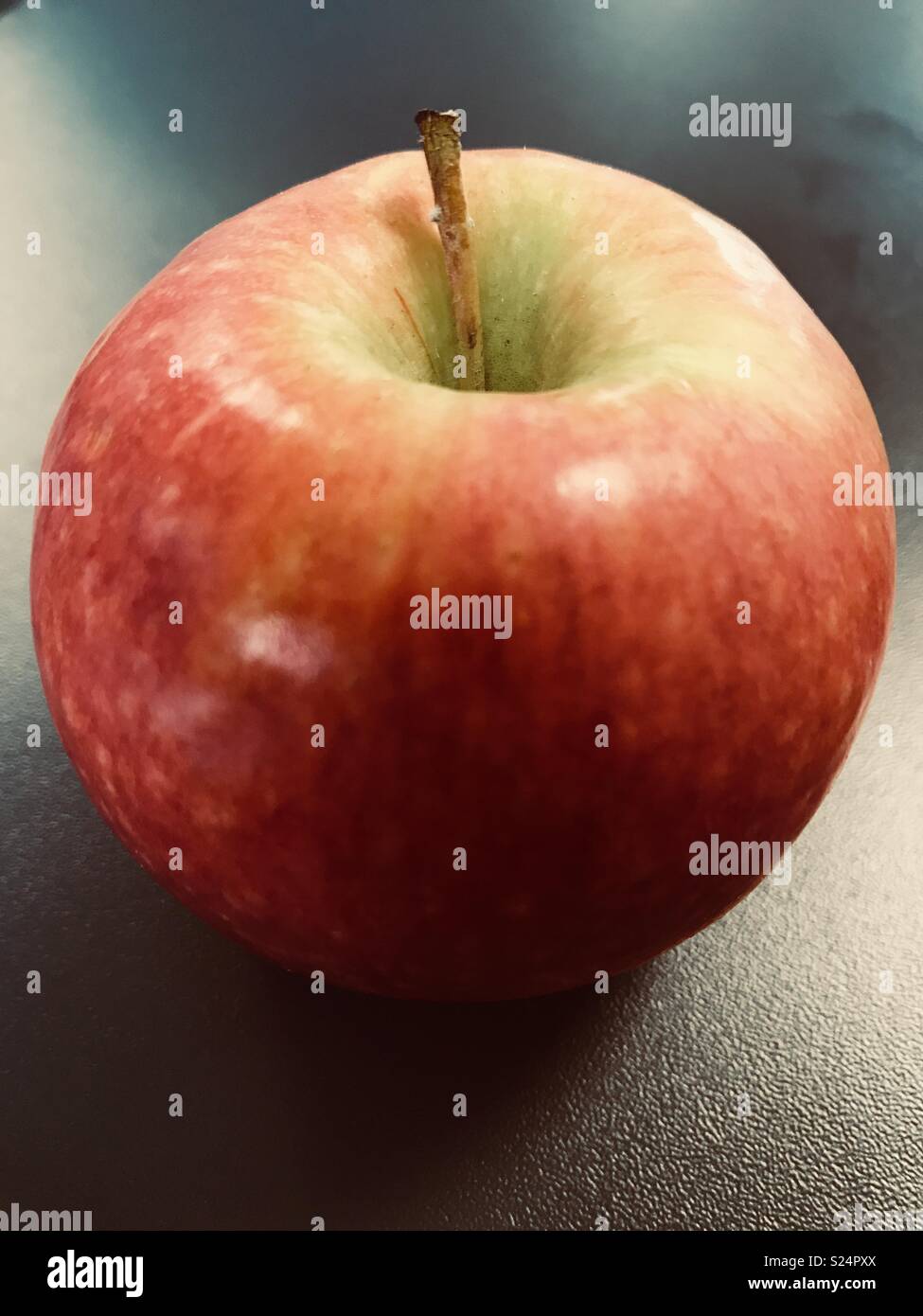 Pink lady fruit hi-res stock photography and images - Alamy