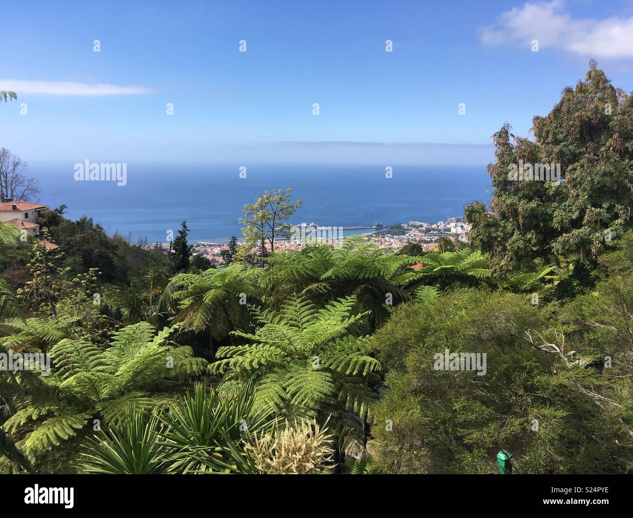 Scenic sea view hi-res stock photography and images - Alamy