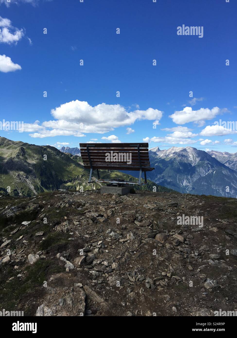 A bench with a view hi-res stock photography and images - Alamy