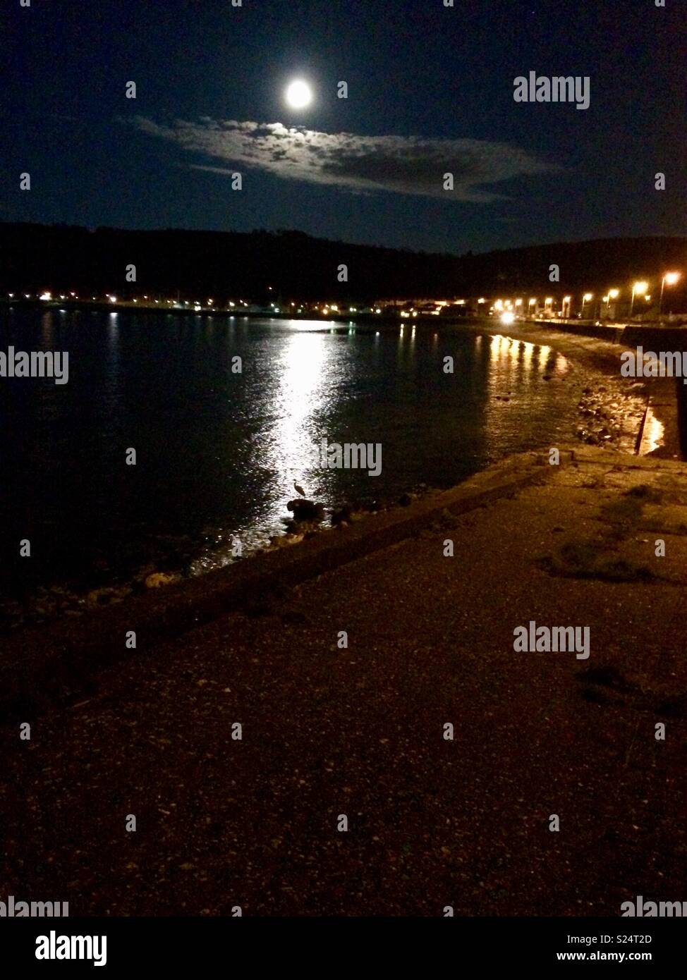 Moonlight on water hi-res stock photography and images - Alamy