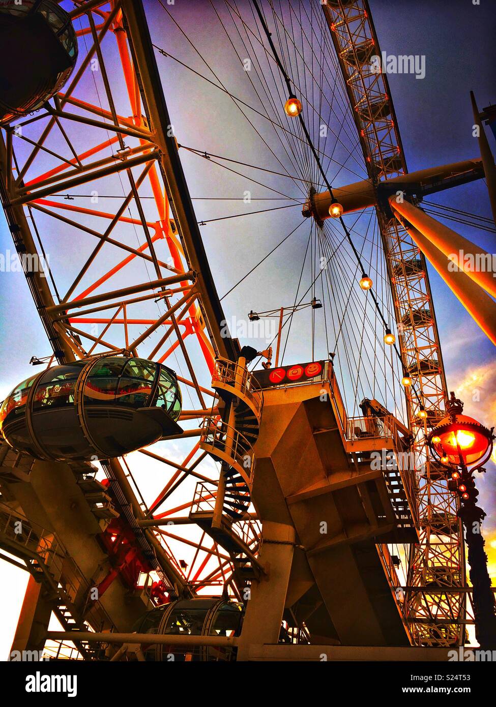 London Eye Close Up High Resolution Stock Photography and Images - Alamy