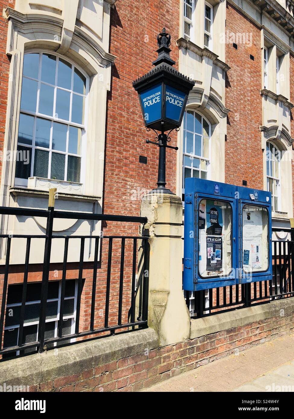 Police notice board hi-res stock photography and images - Alamy