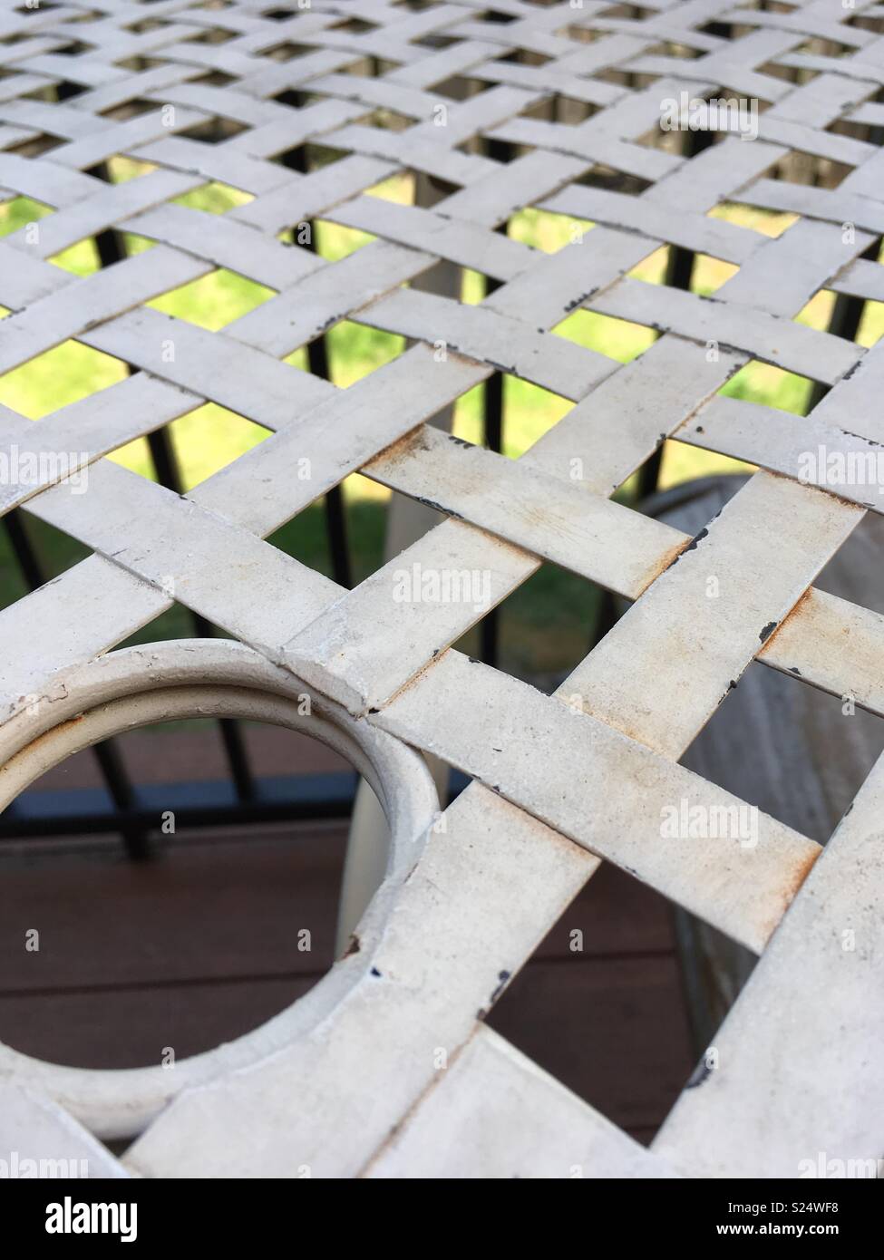 White grid hi-res stock photography and images - Alamy