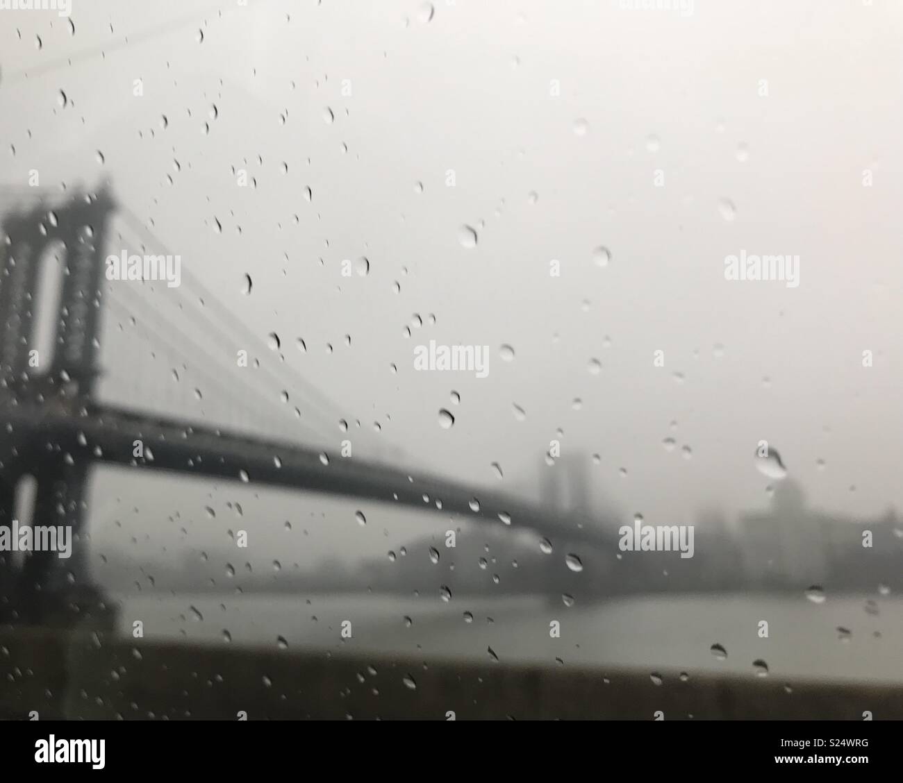 Bridge on a rainy day hi-res stock photography and images - Alamy