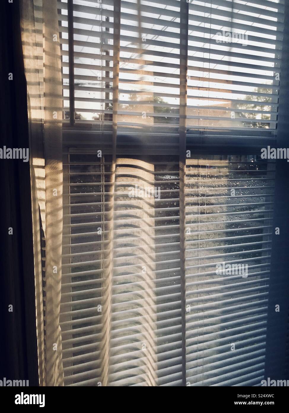 Sunrise through window hi-res stock photography and images - Alamy