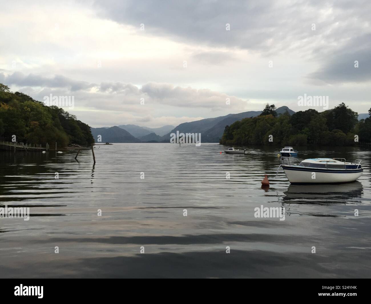 Boats on lake view smartphone stock photos and images - Alamy