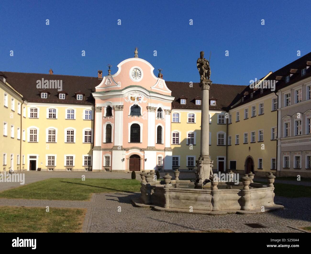 Cloister metten hi-res stock photography and images - Alamy