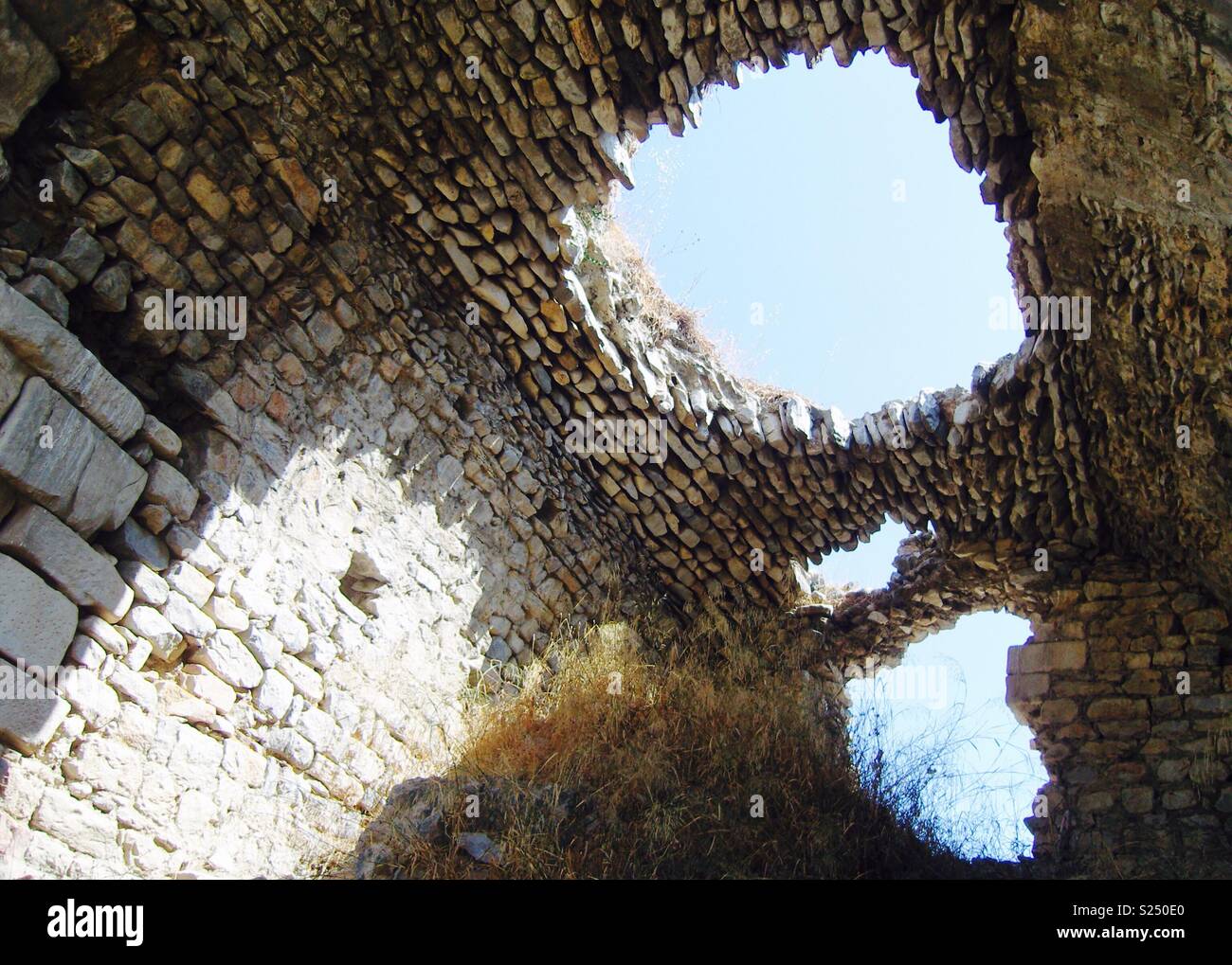 Stone arch ruins smartphone stock photos and images - Alamy