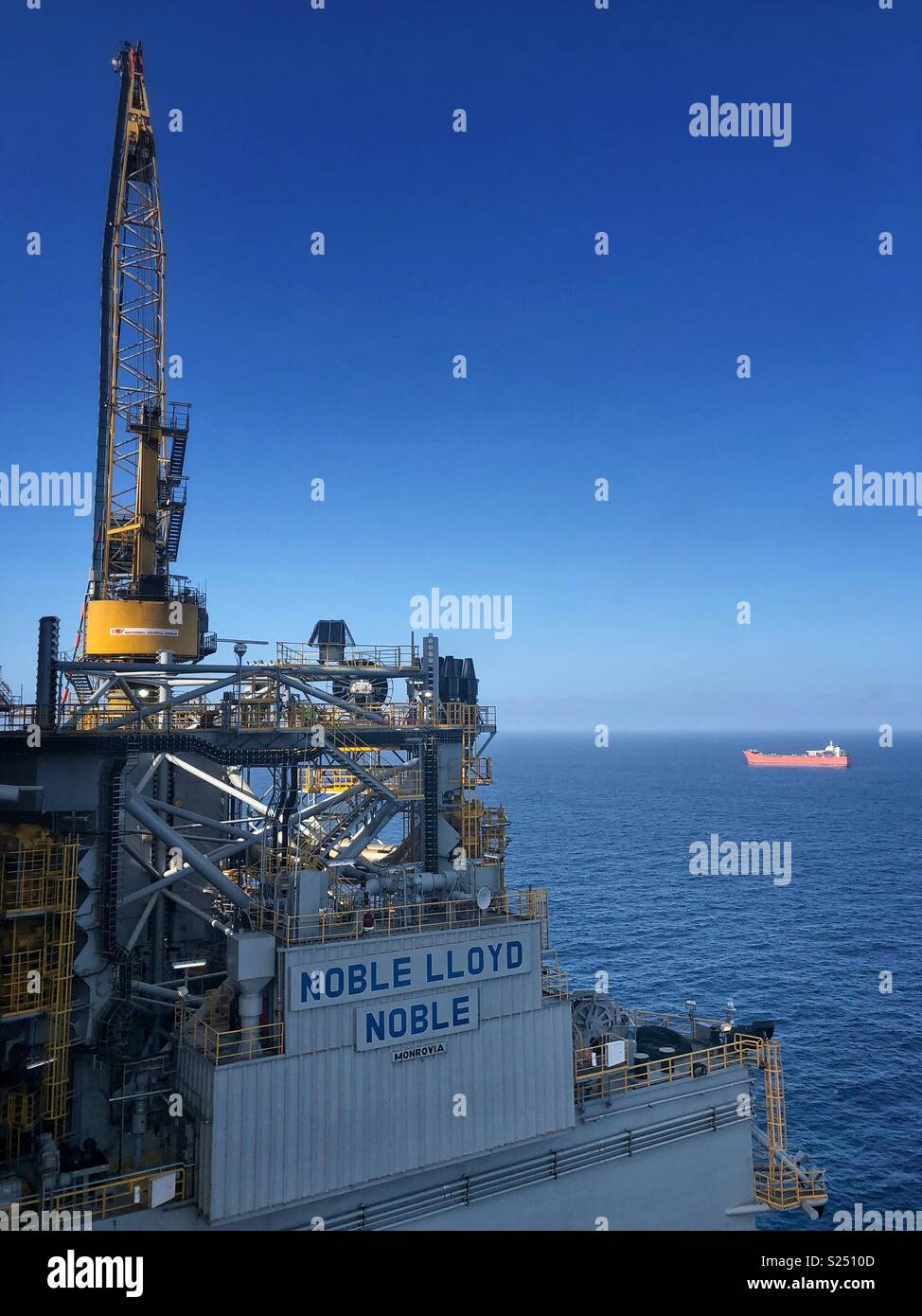 Oil Rig North Sea Aberdeen Stock Photos & Oil Rig North Sea Aberdeen ...