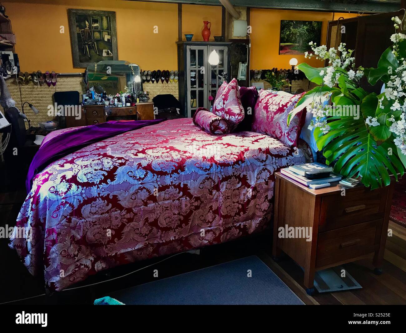 Bedroom factory hi-res stock photography and images - Alamy