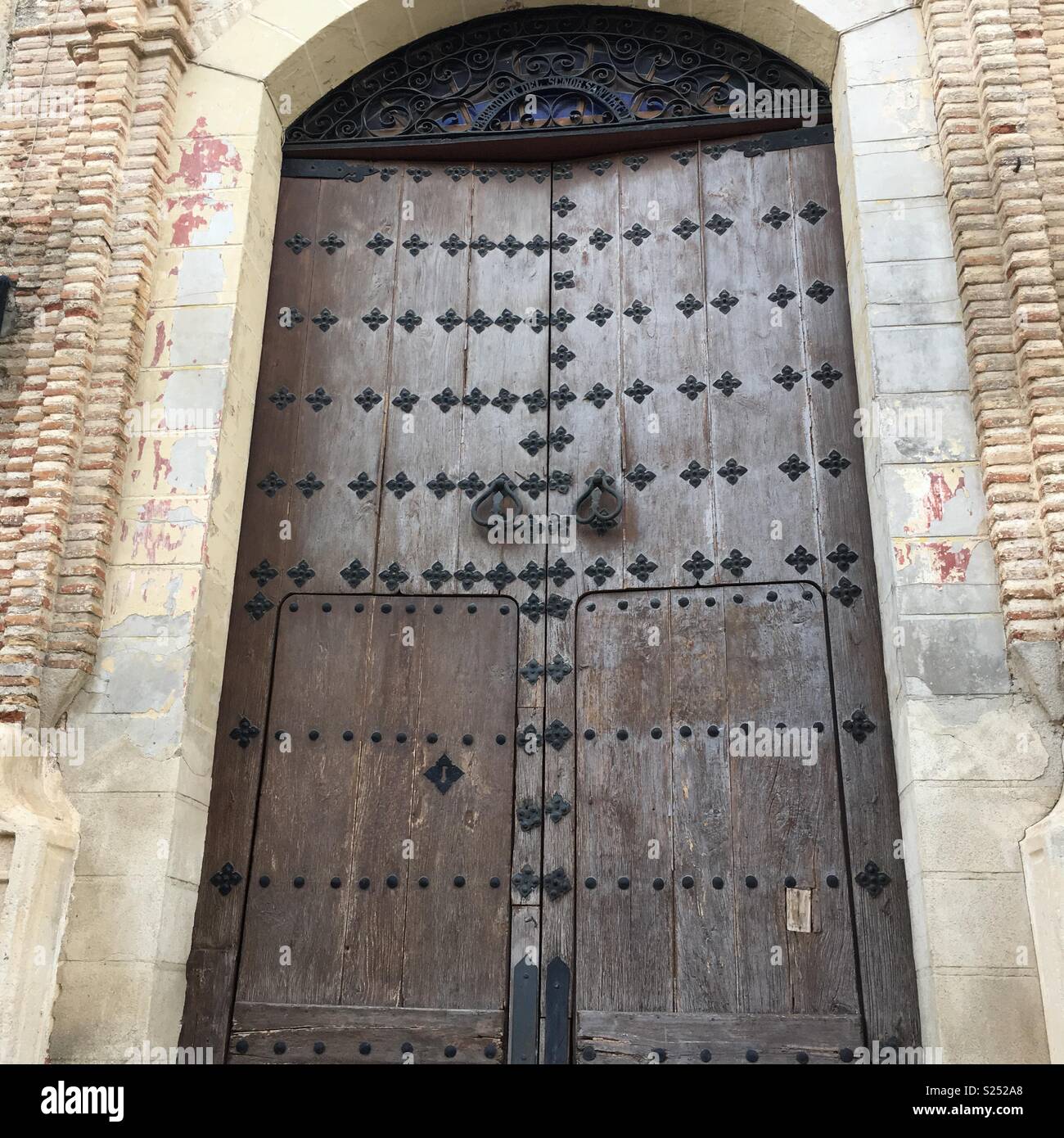 Old church door Stock Photo - Alamy