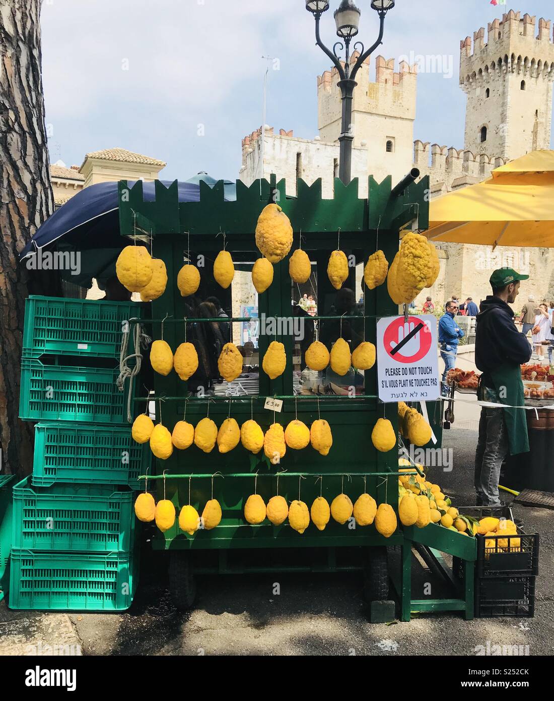 Lemon castle hi-res stock photography and images - Alamy