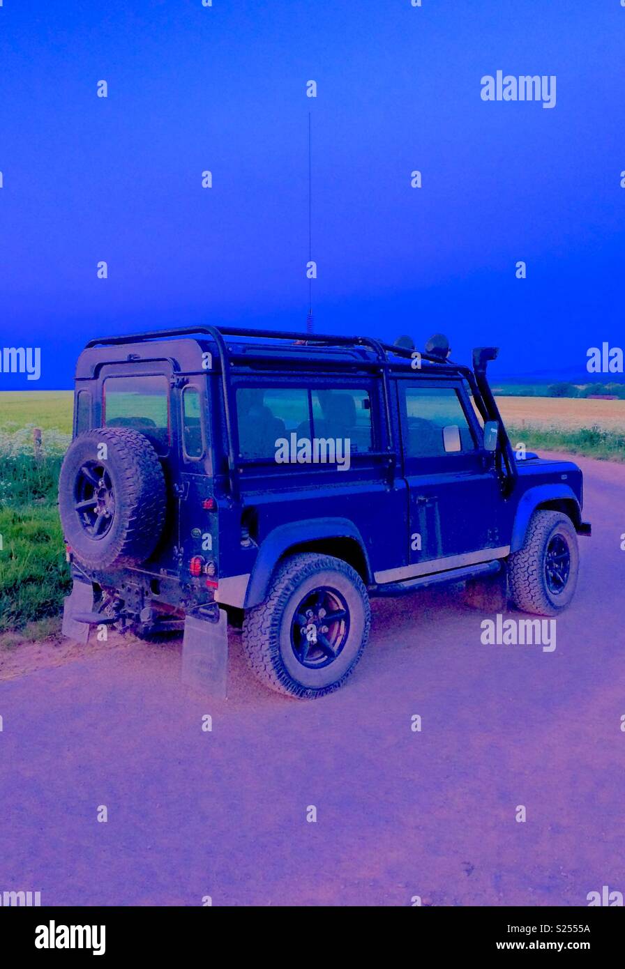 Defender 90 hi-res stock photography and images - Alamy