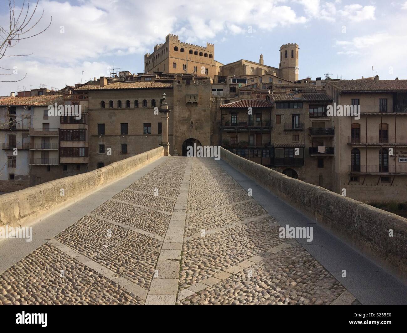 Cobblestone bridge hi-res stock photography and images - Alamy