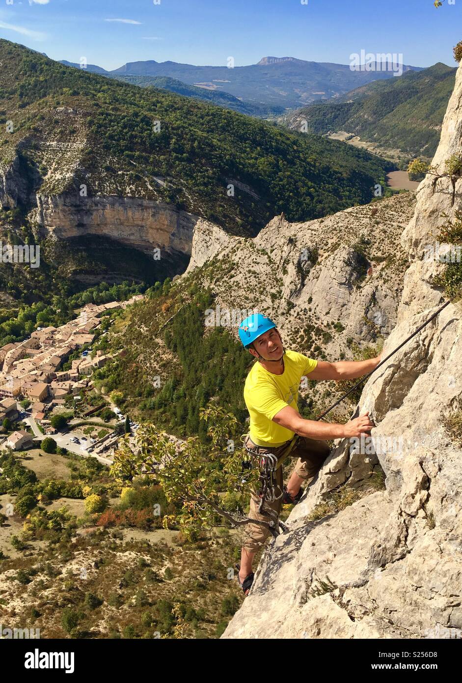 Orpierre hi-res stock photography and images - Alamy