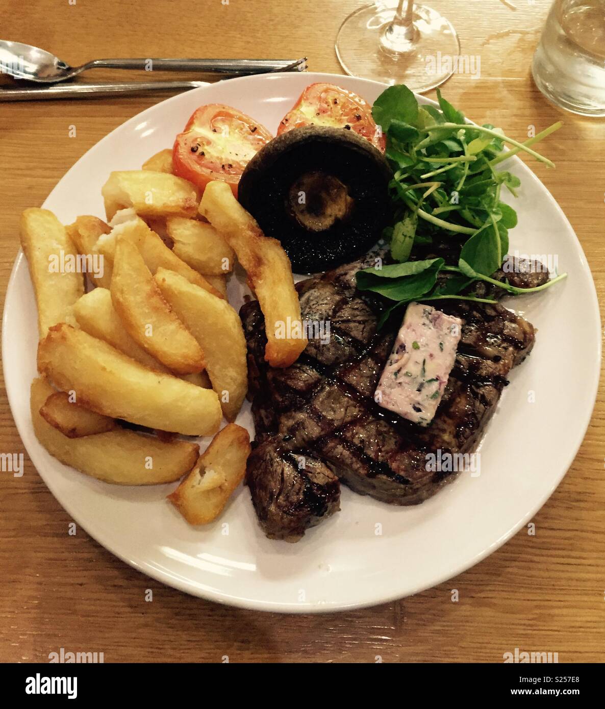 Steak and chips Stock Photo - Alamy
