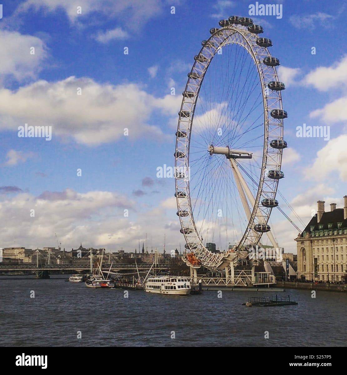 Ldn circle hi-res stock photography and images - Alamy