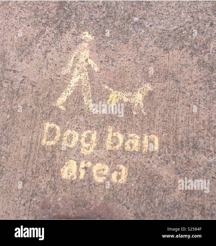 Ban dog hi-res stock photography and images - Alamy