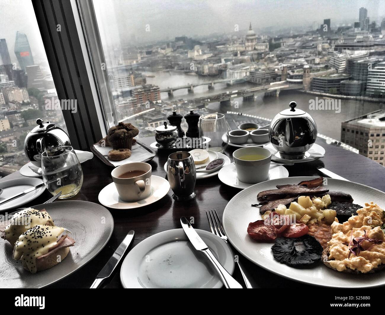 Aqua shard hi-res stock photography and images - Alamy