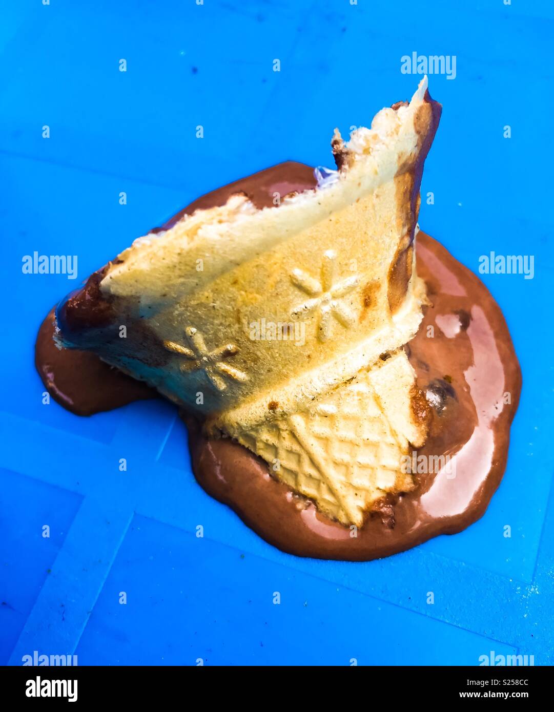 Melting ice cream Stock Photo - Alamy