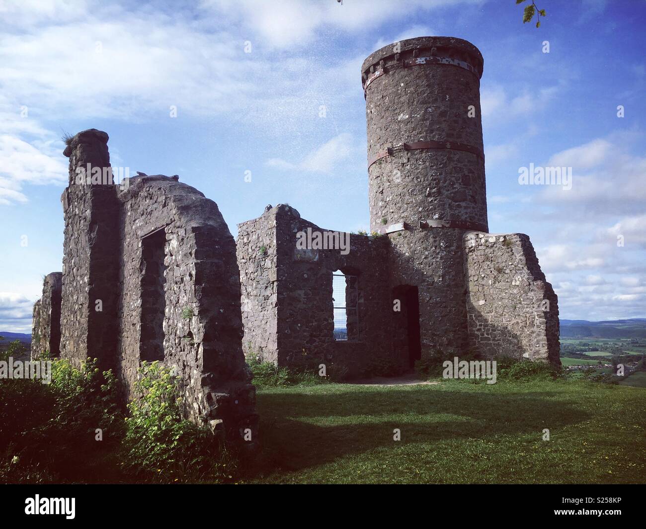 Kinnoull tower hill hi-res stock photography and images - Alamy