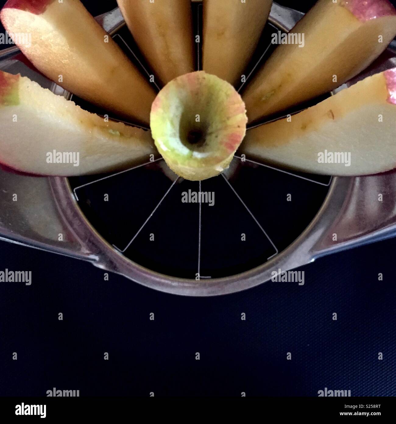 Apple sliced kitchen hi-res stock photography and images - Alamy