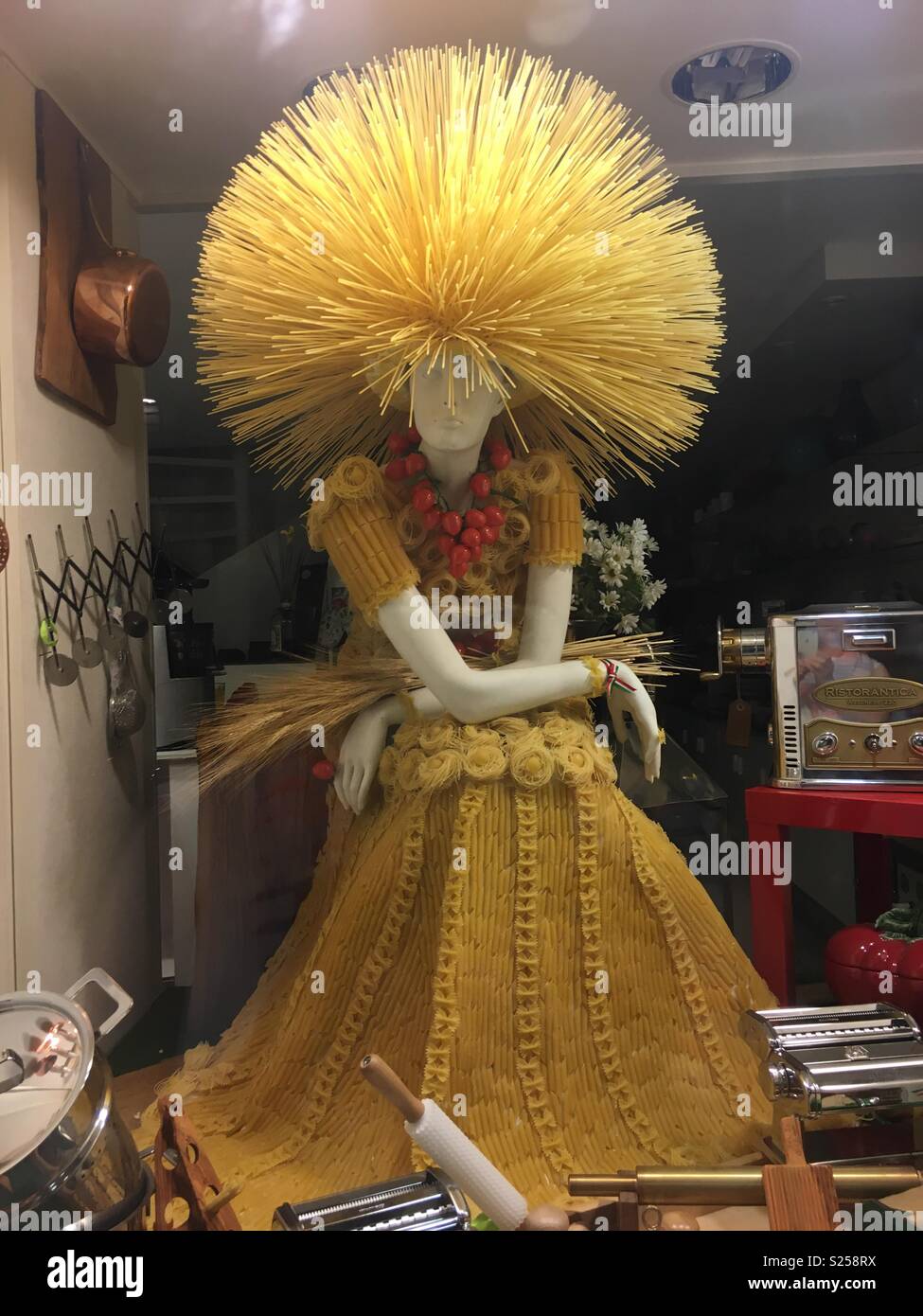 Display of pasta hi-res stock photography and images - Alamy