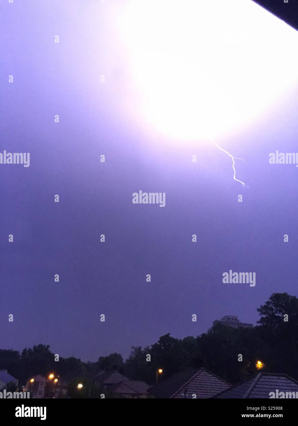 Blue thunderbolt hi-res stock photography and images - Alamy