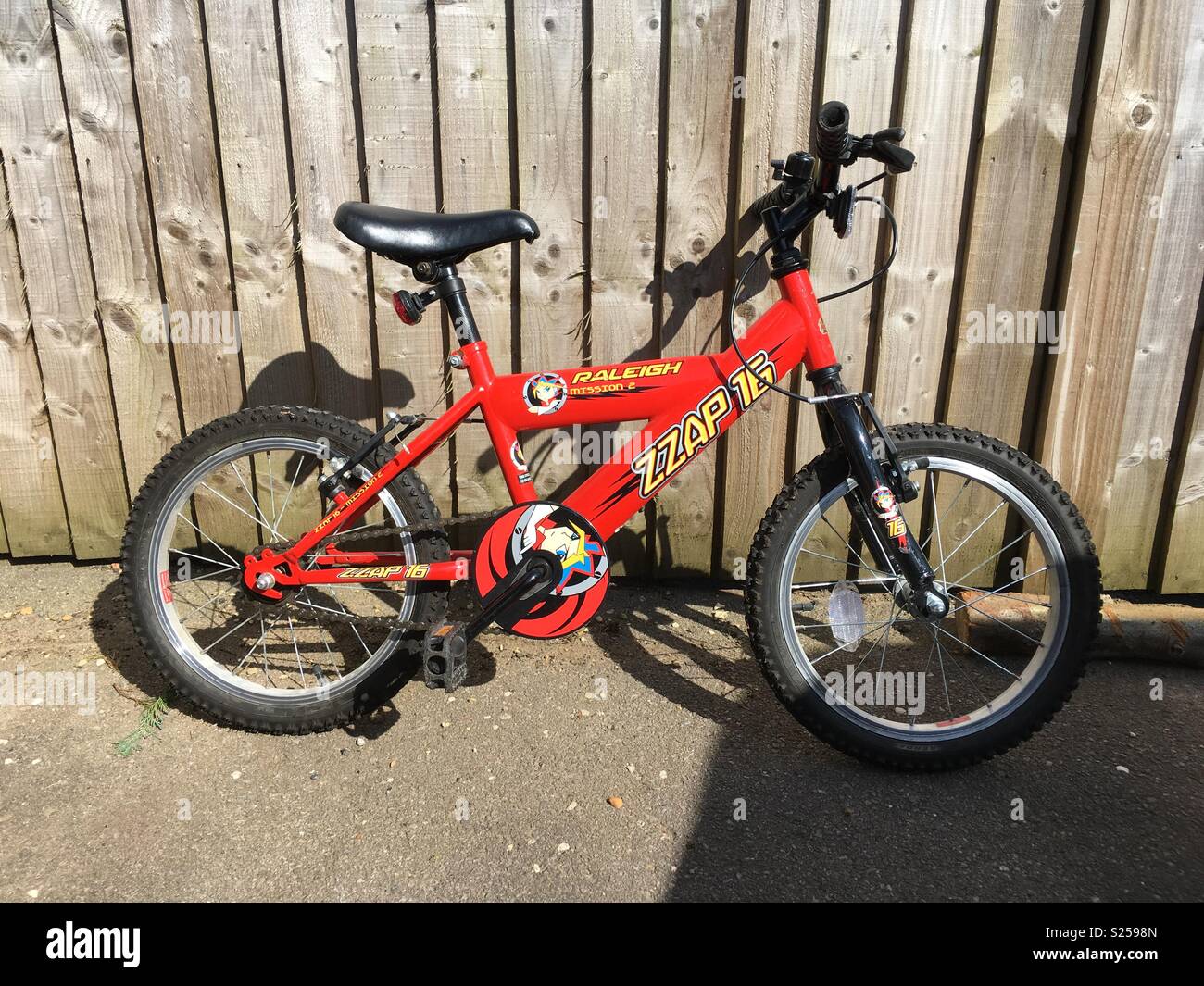 Children’s bicycle red Stock Photo - Alamy