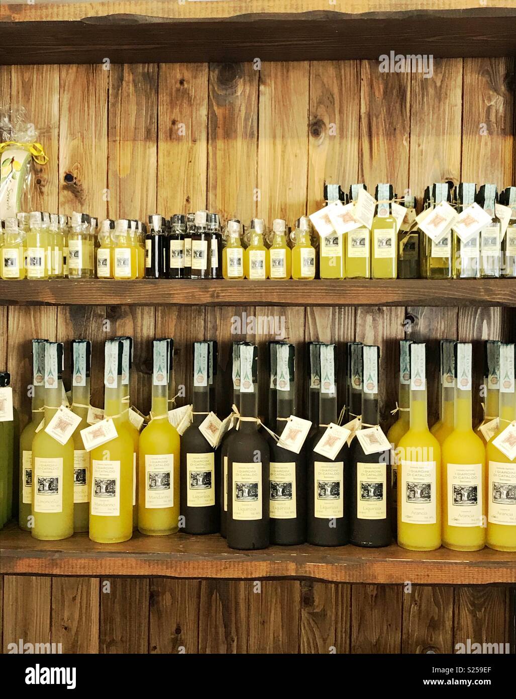 Limoncello sorrento hi-res stock photography and images - Alamy