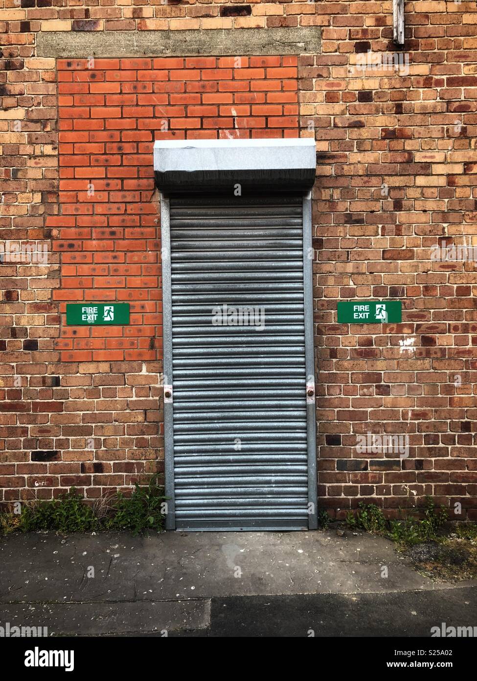 Silver bricks hi-res stock photography and images - Alamy