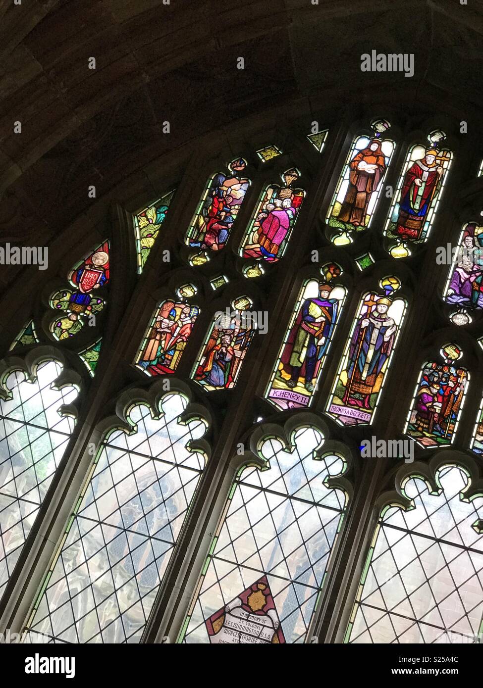Worcester cathedral window hi-res stock photography and images - Alamy
