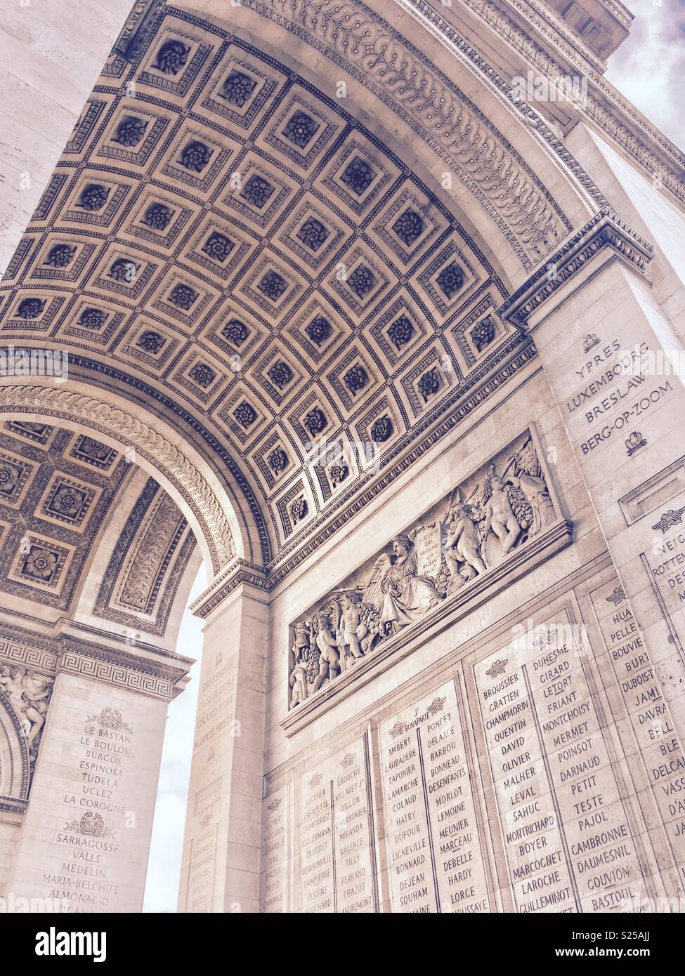 Inside the arc de triomphe hi-res stock photography and images - Alamy