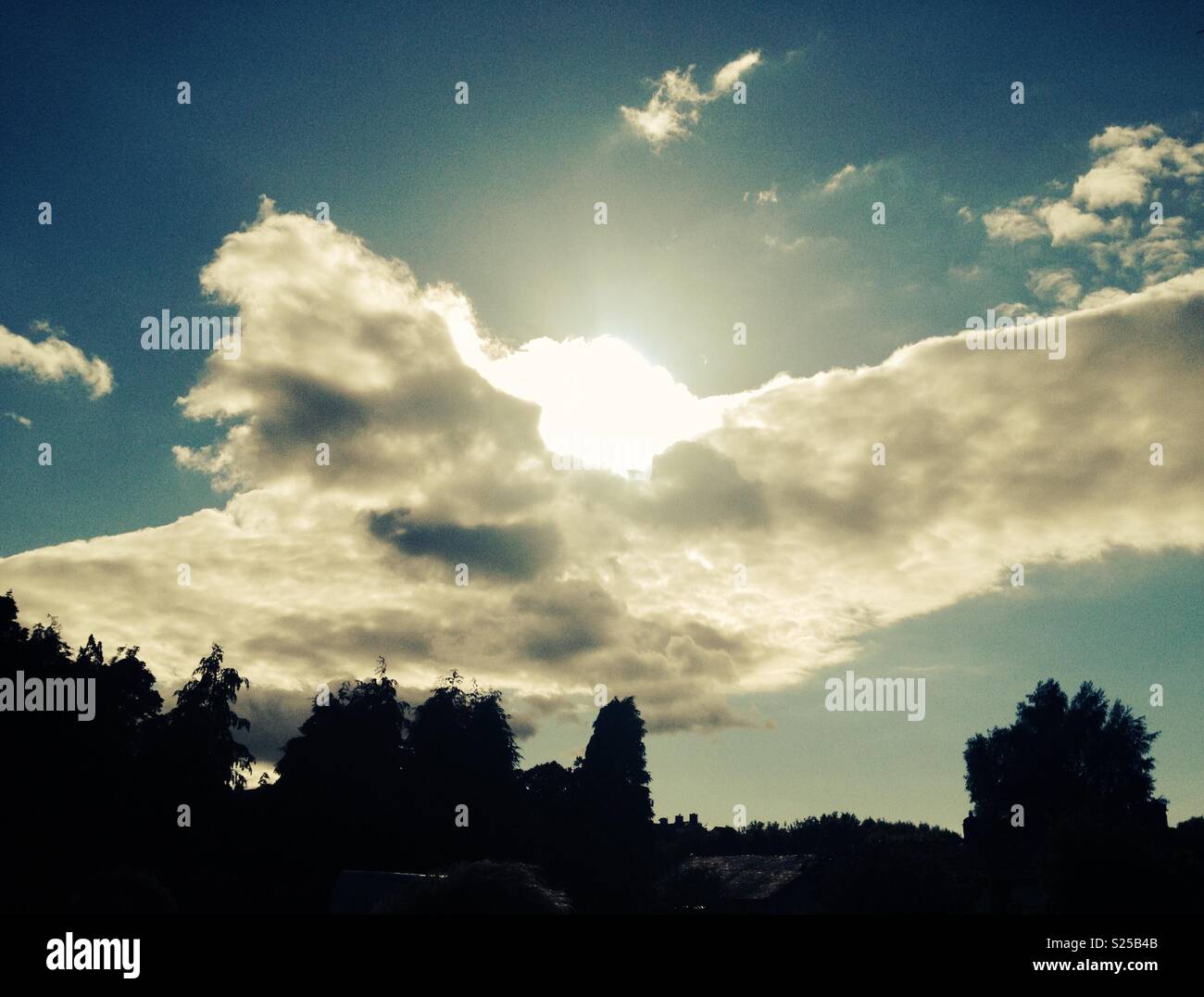 Breaking through cloud hi-res stock photography and images - Alamy