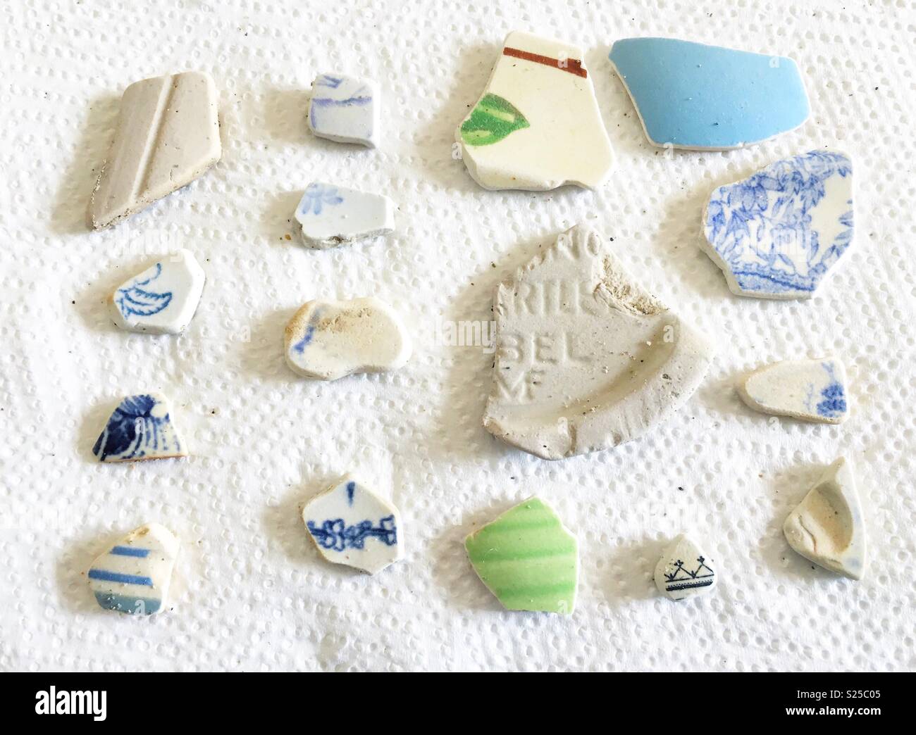 Sea pottery hi-res stock photography and images - Alamy