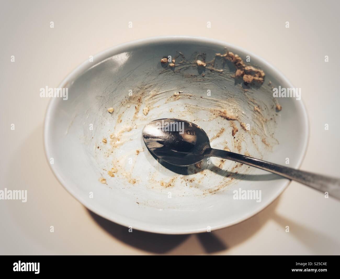 Dirty bowl hi-res stock photography and images - Alamy
