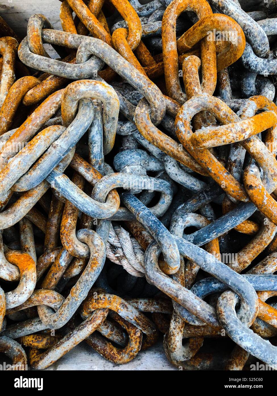 Ship chain hi-res stock photography and images - Alamy