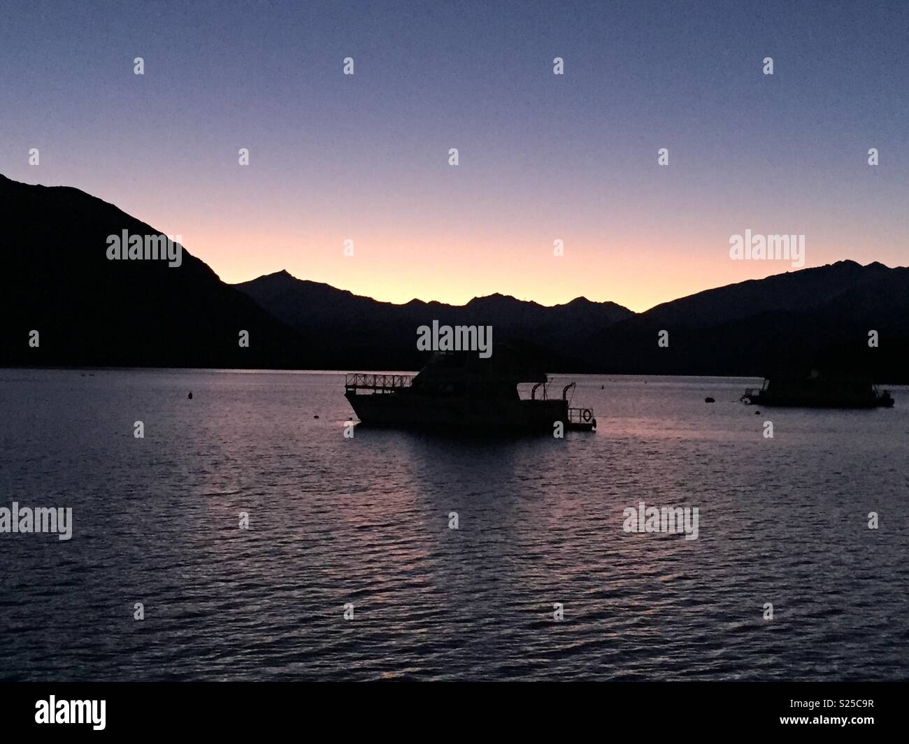 Australian lake sunset hi-res stock photography and images - Alamy