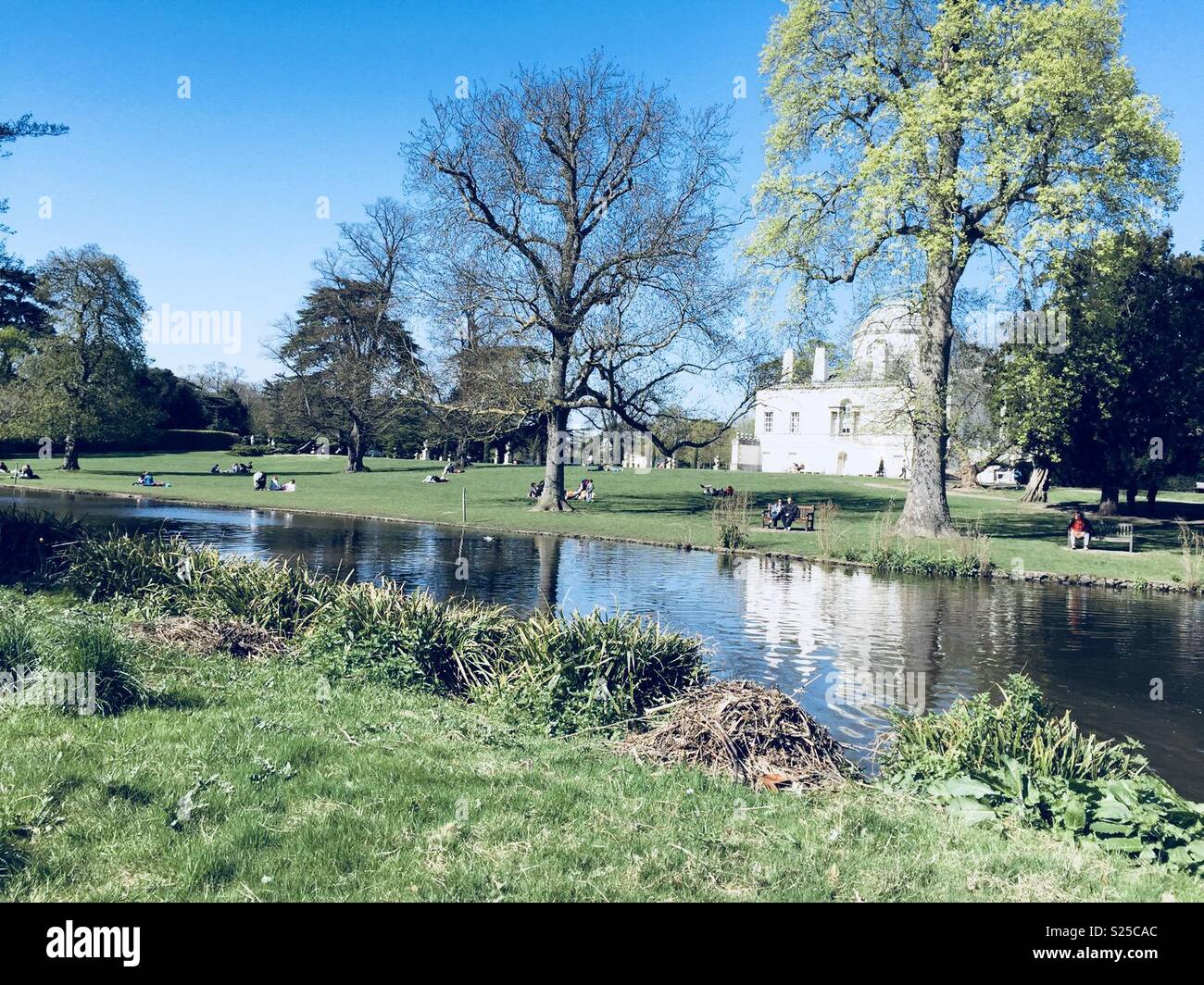 Chiswick gardens london hi-res stock photography and images - Alamy
