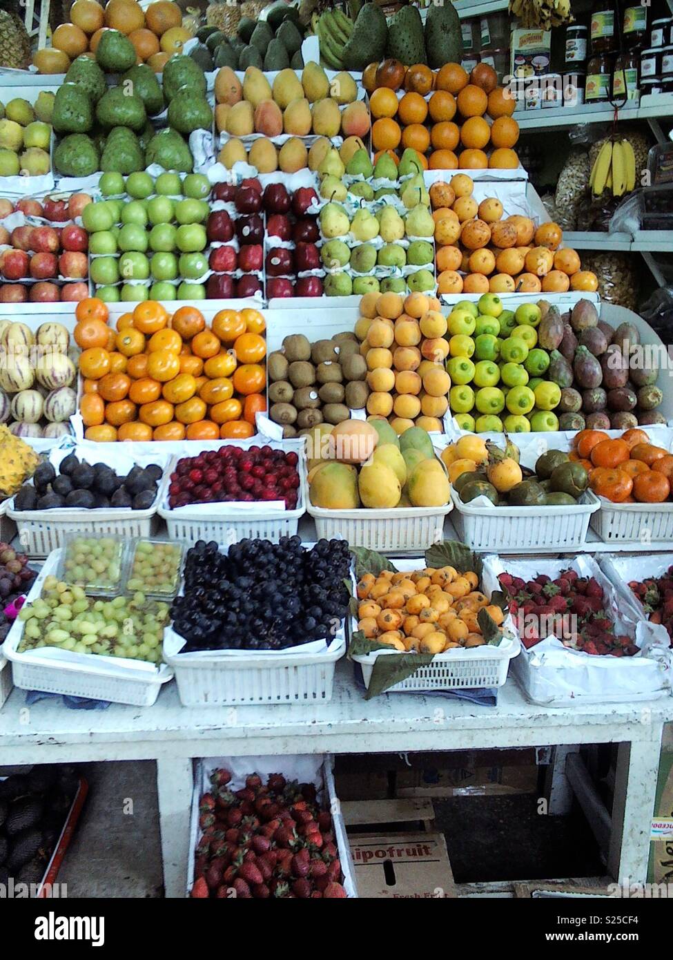 Fruits in a Peruvian market Stock Photo - Alamy
