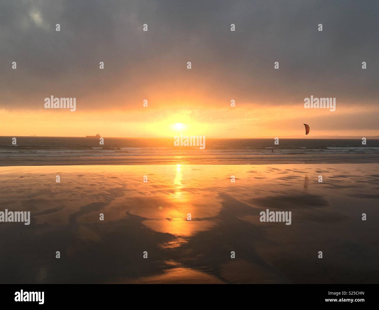 Sundown wales hi-res stock photography and images - Alamy