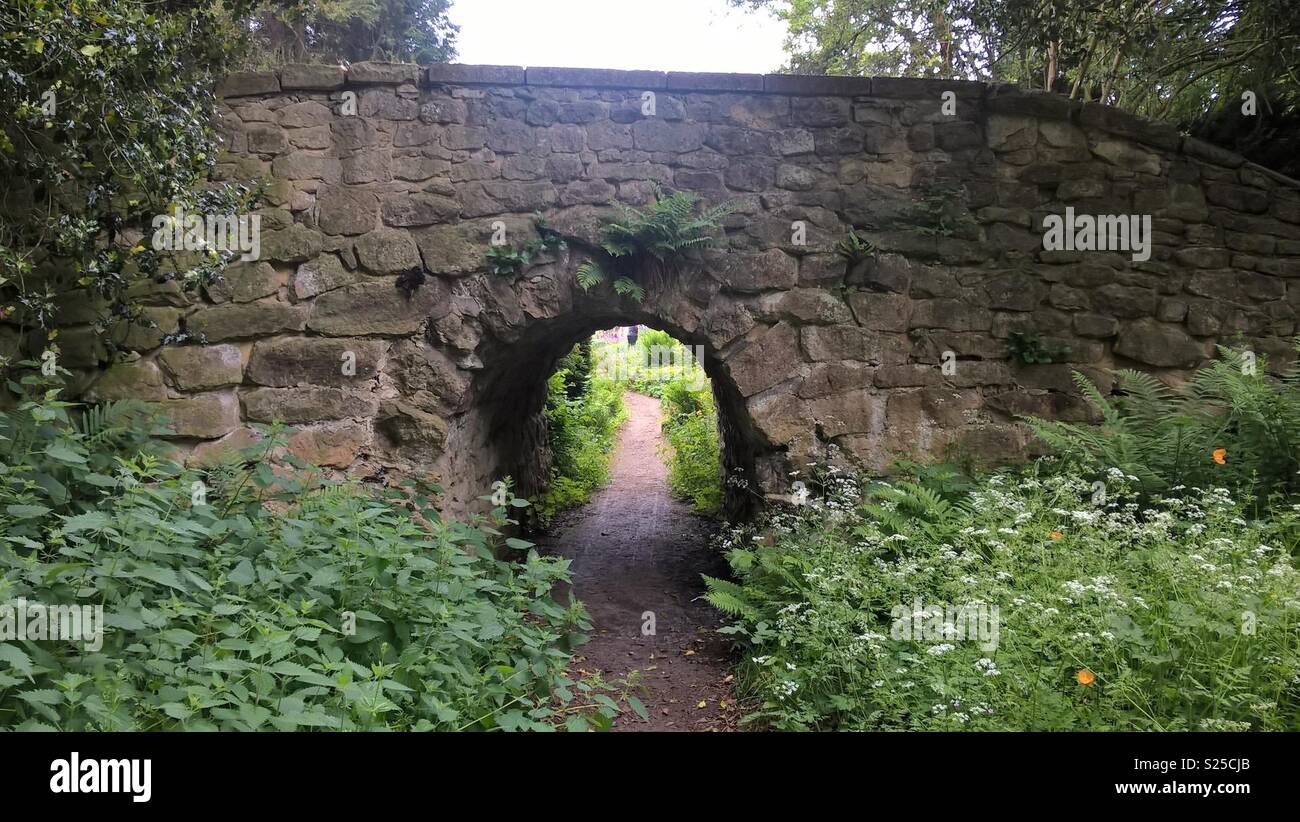 Garden arch country hi-res stock photography and images - Alamy