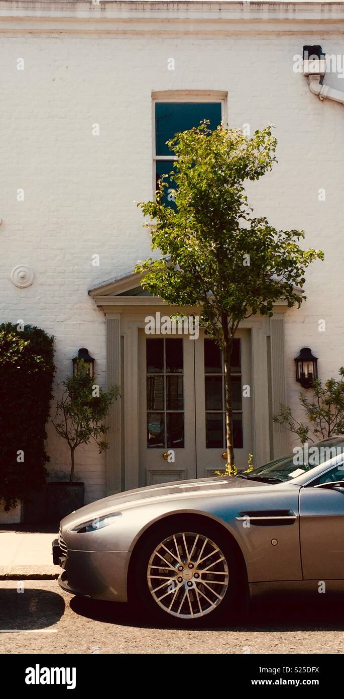 Car outside house, Chelsea, London Stock Photo - Alamy