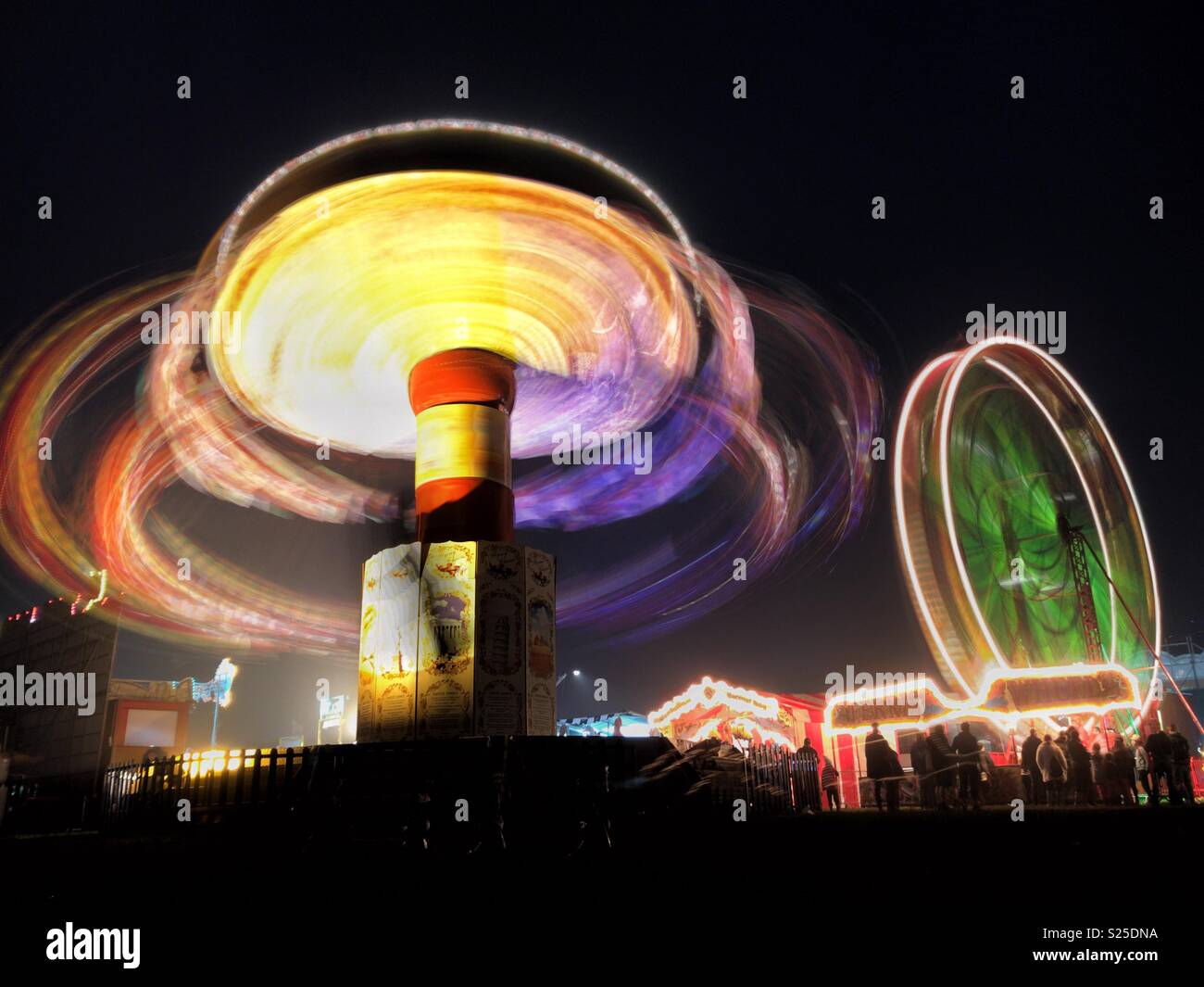 Funfair at night hi-res stock photography and images - Alamy