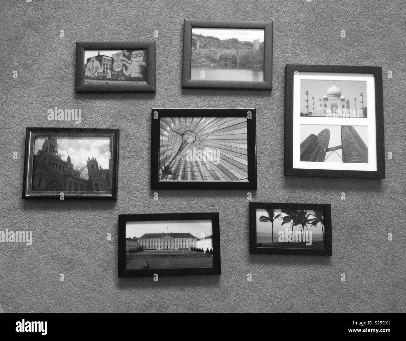 Framed photographs photos Black and White Stock Photos & Images - Alamy