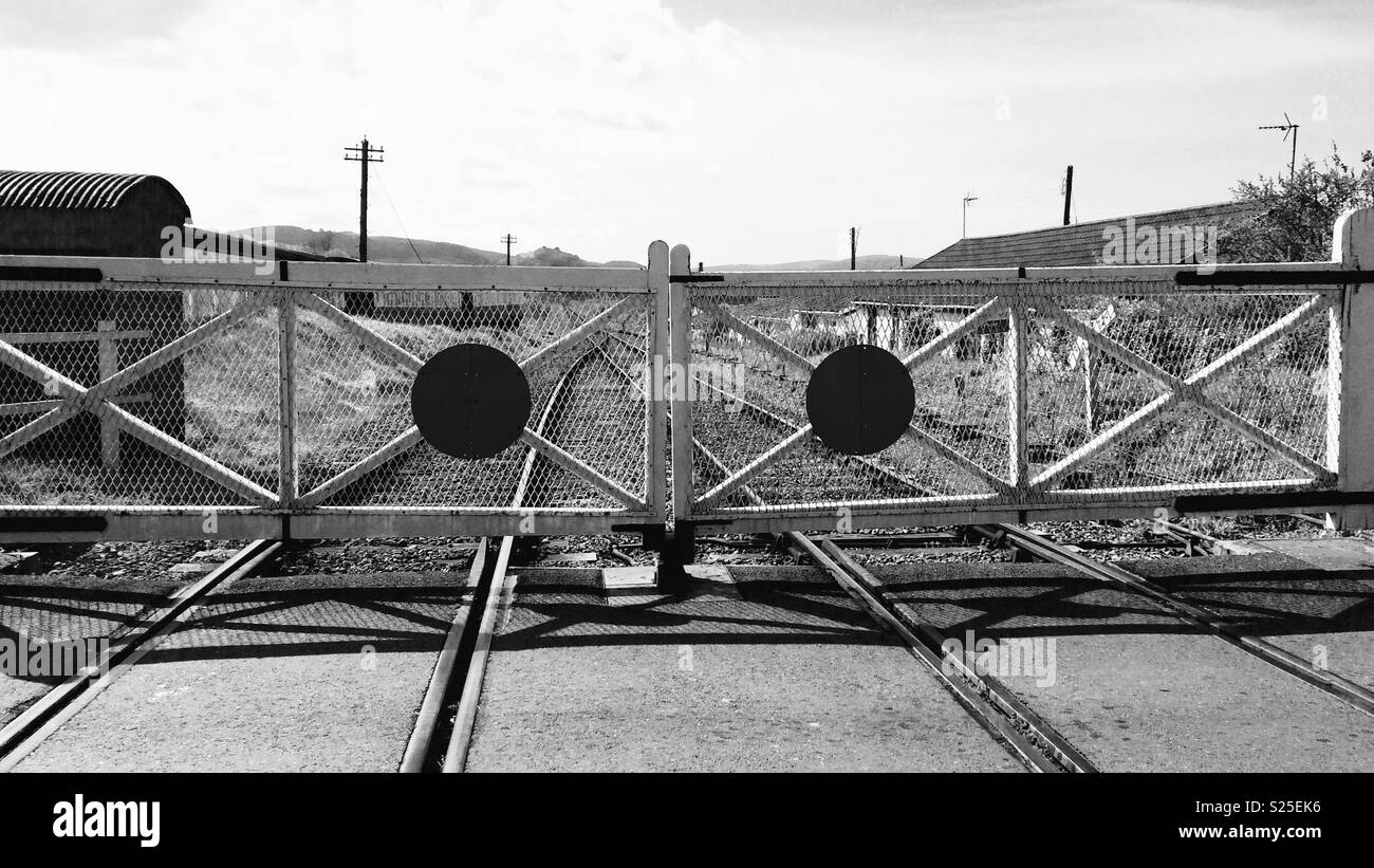 White gates hi-res stock photography and images - Alamy